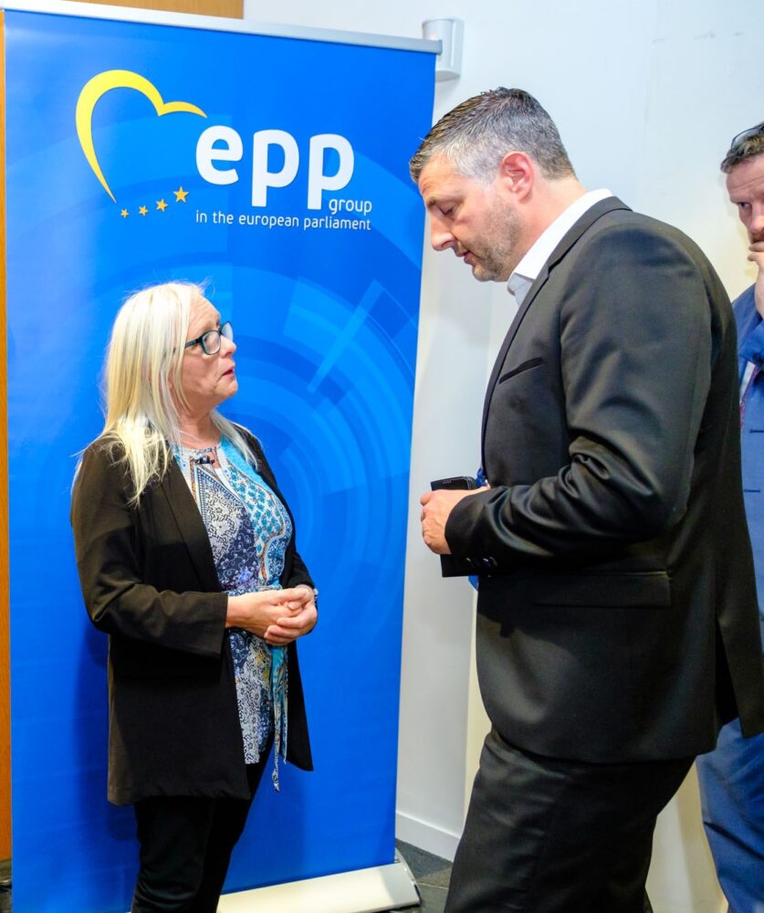 „Wir dürfen da nicht wegsehen“ – Mobbing im Internet kann fürchterliche ...